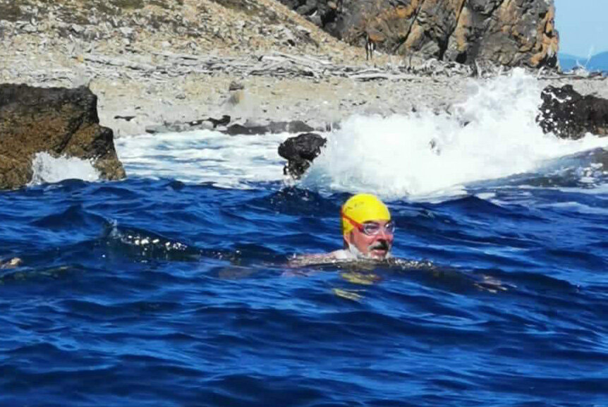 SWIMMING GALAPAGOS WITH DEAN SUMMERS - Cross Country Swimming